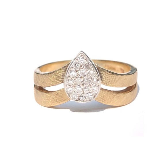 Vintage C.1940-1960 Yellow Gold and Pave Diamonds Chevron Ring | Etsy