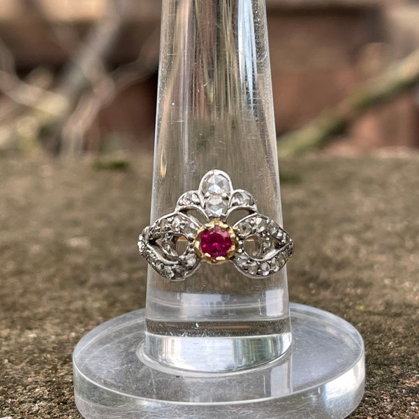 Tiara Ring - Etsy