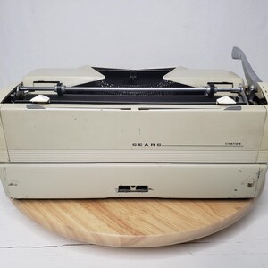 Cursive Font Sears Tower Citation Working Typewriter & Case by Smith ...