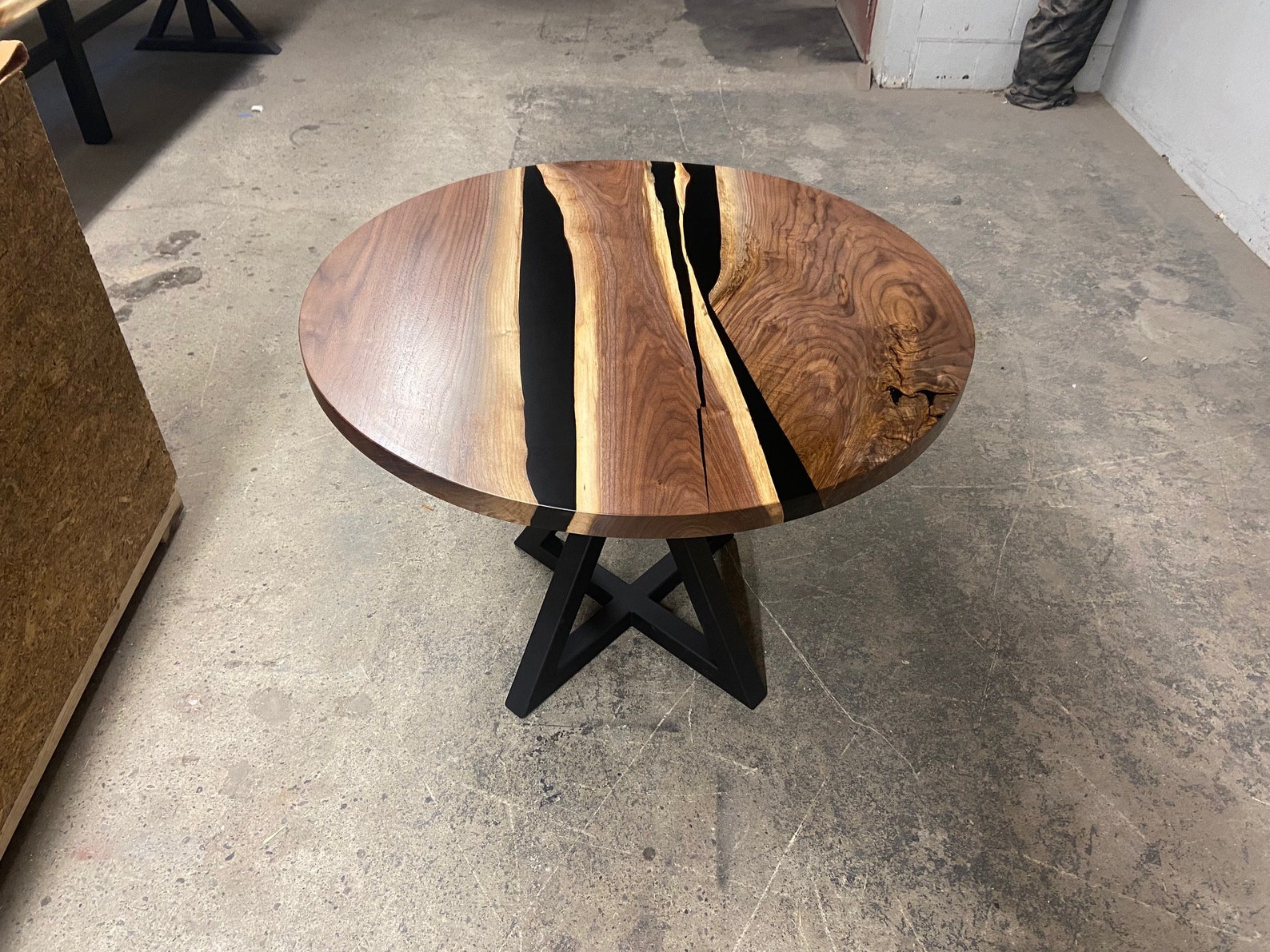 Live Edge Walnut & Resin Round Table | Etsy