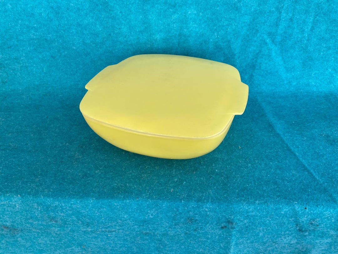 Pyrex Glass Oven & Table 9" Large 2.5 Quart Yellow Square Casserole ...