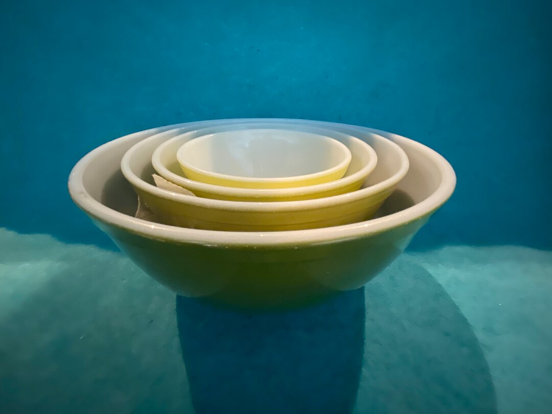 Pyrex Glass Mixing Bowl Set Round Avocado Green to Yellow 4 Piece - Etsy