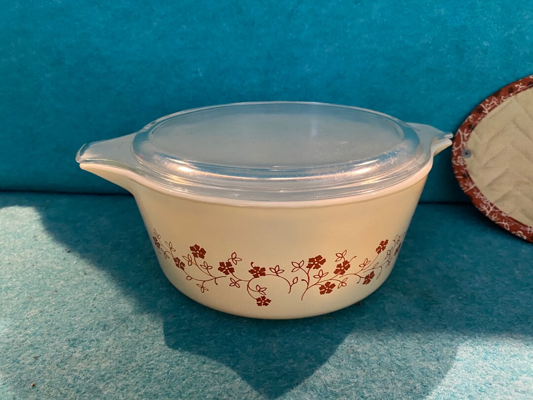 Pyrex Sprig or Trailing Flowers Promotional Casserole Dish With Lid and ...