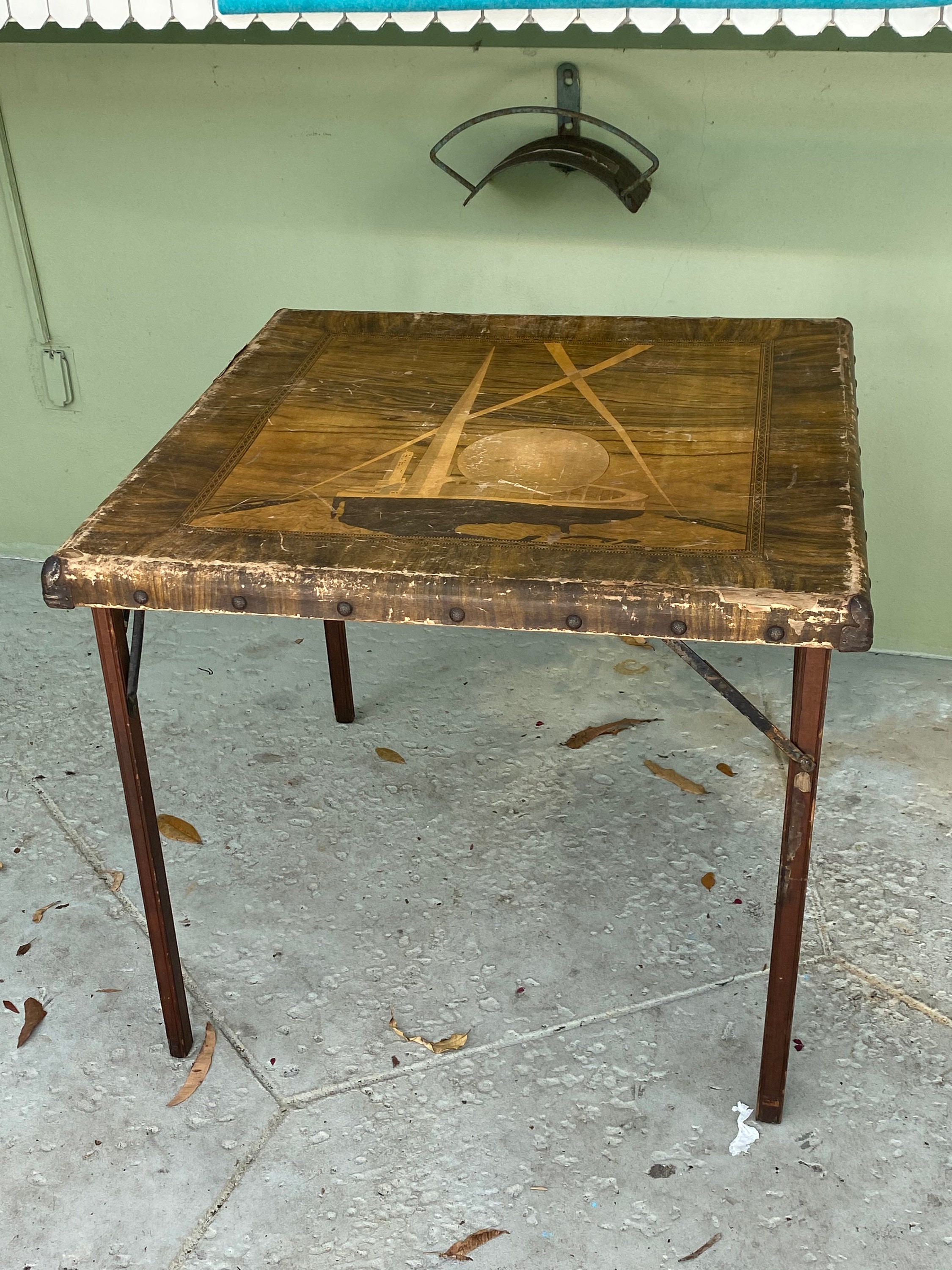 1939 New York World s Fair Folding Card Table With Trylon and Periphere Made by King Etsy