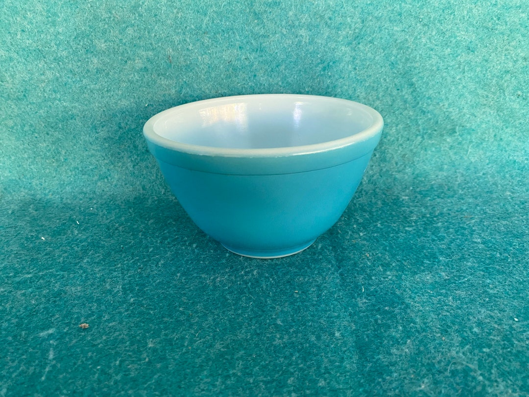 Pyrex Glass Round Mixing Bowl Blue Primary Colors 5 3/4" White Rim #401 ...