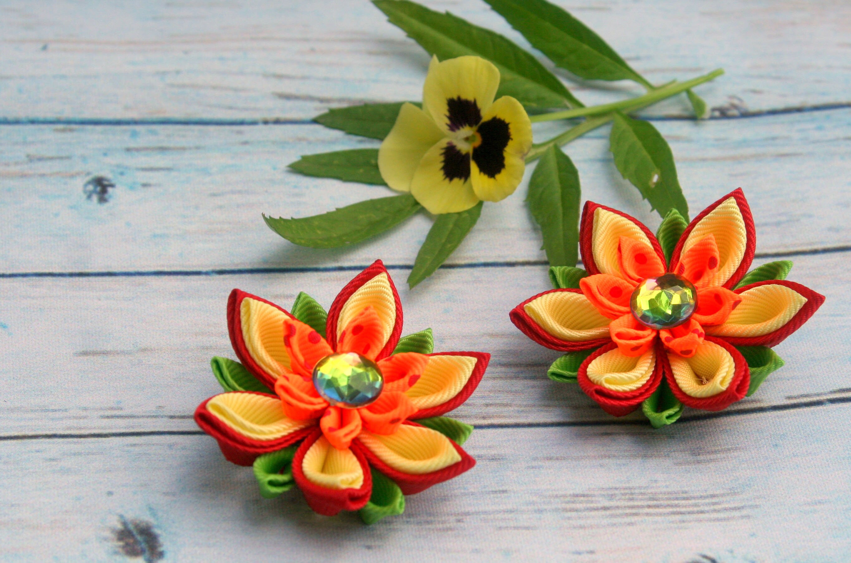 Flor de cola de caballo en rojo amarillo Set de 2. Pelo | Etsy