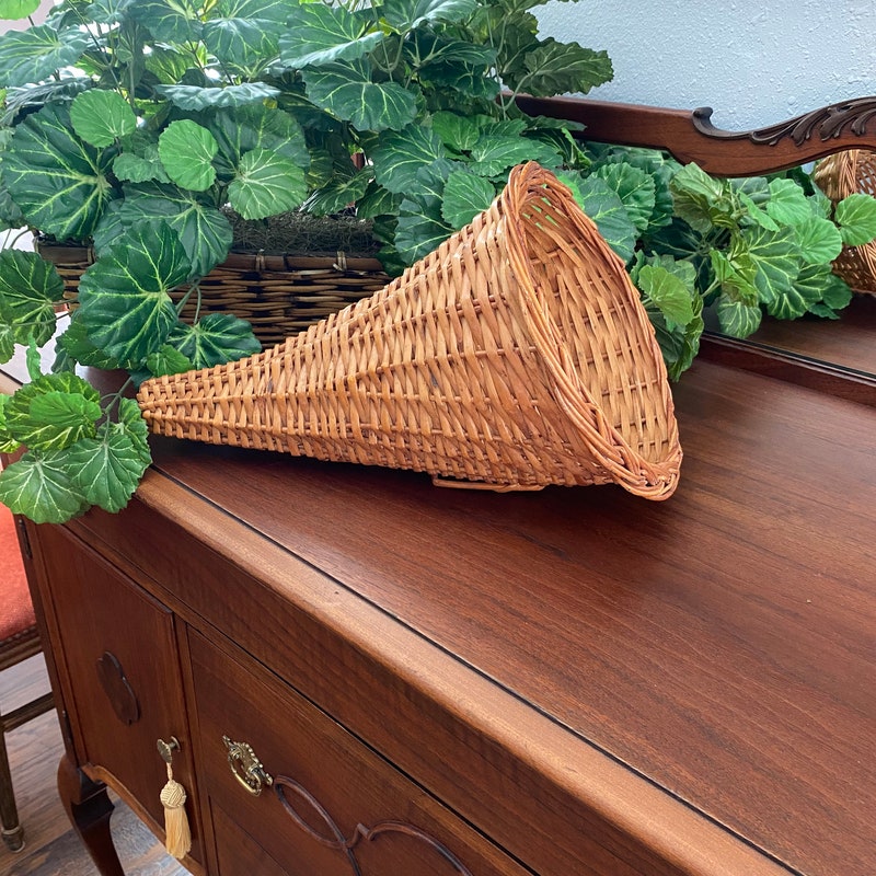 Large Cornucopia Basket - Etsy
