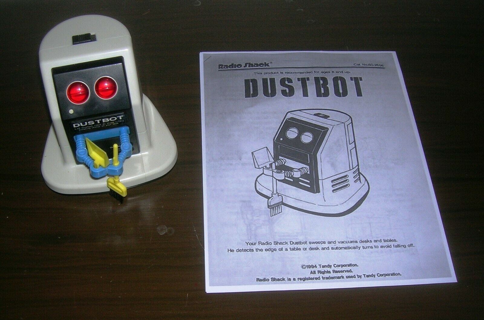 Vintage Radio Shack DUSTBOT Robot Sweeper (1985) No. 60-2556 With ...