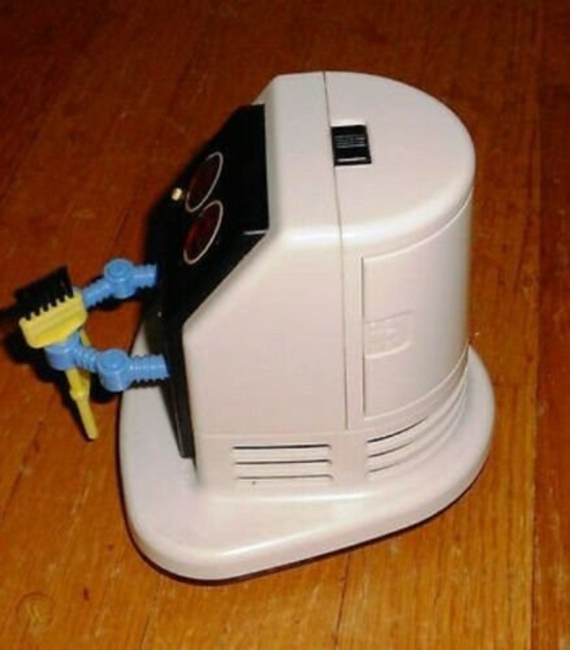 Vintage Radio Shack DUSTBOT Robot Sweeper (1985) No. 60-2556 With ...