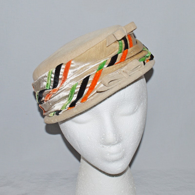 Vintage Candy Pillbox - Etsy