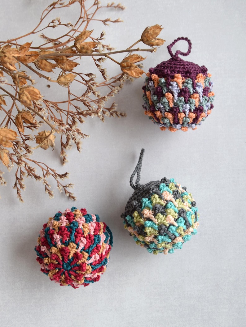 Crochet Bauble Pattern: Overlay Stitch Christmas Ornament (PDF Pattern ...