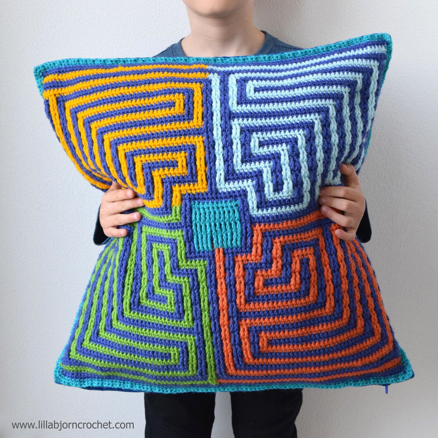 PATTERN Crochet Roman Labyrinth Rug Colorful Graphic | Etsy