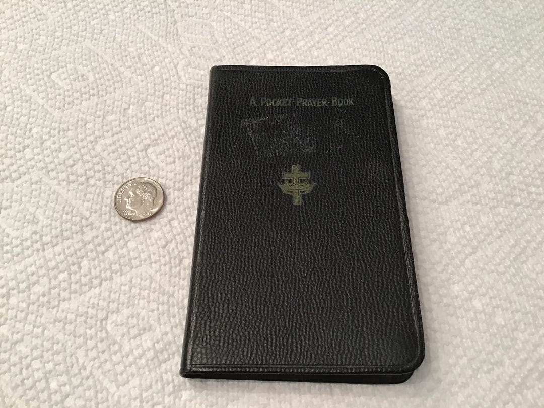 Vintage A Pocket Prayer Book and Devotional Guide Military Soldier's ...