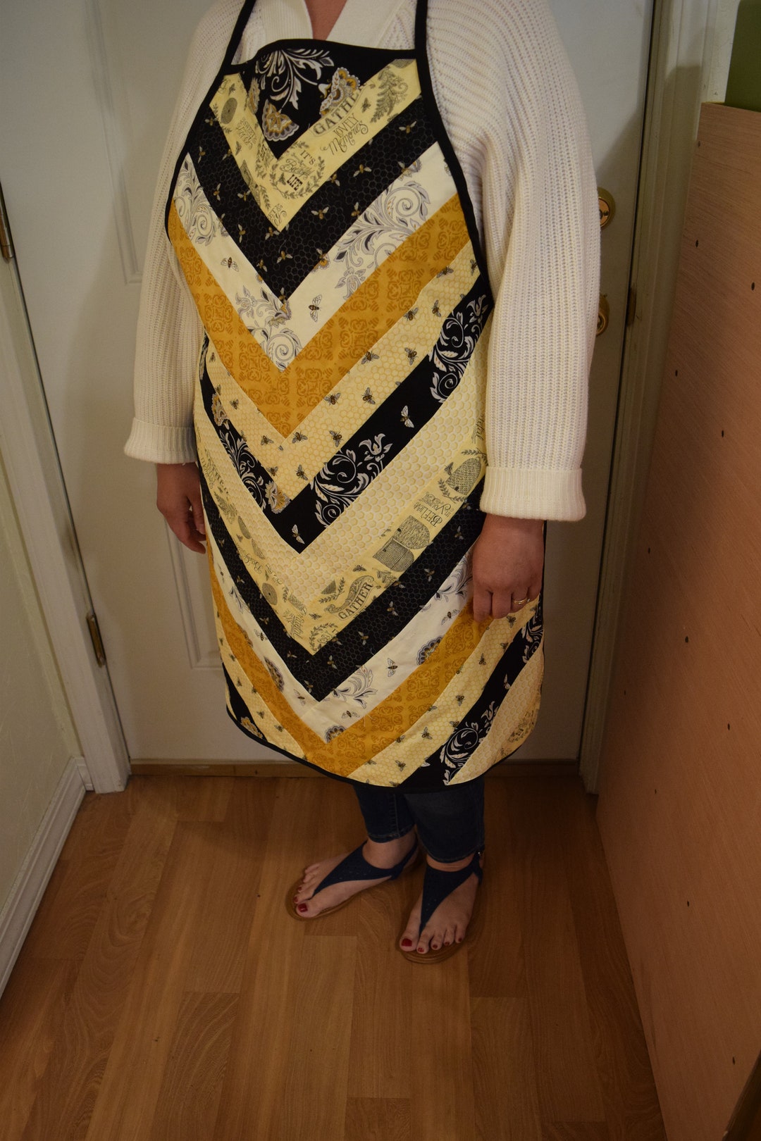 Honey Bee Chef Style Apron. Made With the Bee Joyful Fabric Collection ...