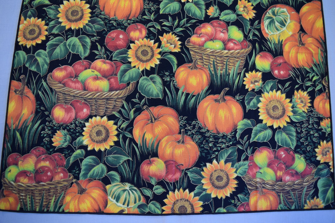 Thanksgiving Table Napkins, Napkins With Pumpkins, Baskets and ...