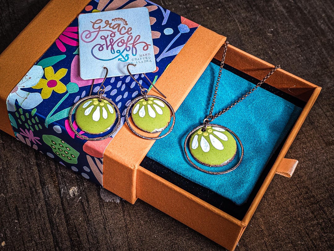 Hazy Daisy- Hand-painted Enamel Jewelry Set – Glass Daisy Flower ...
