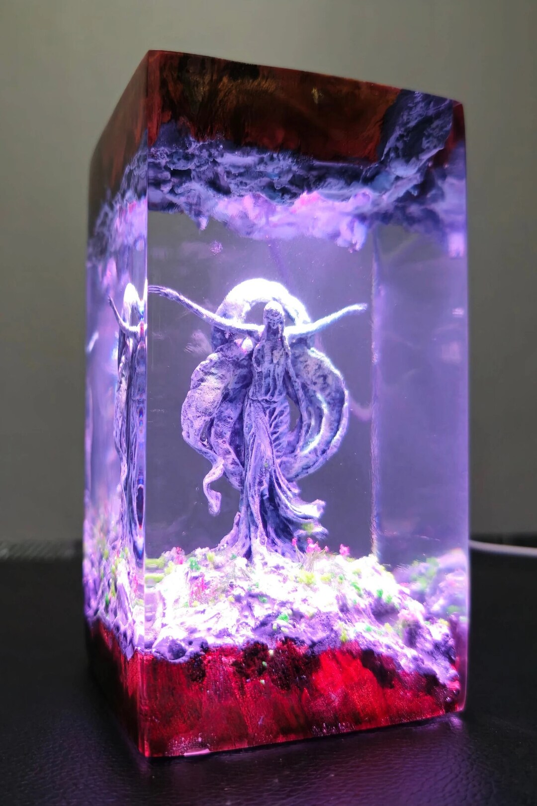 Queen Marika Lamp, Queen Marika Figure, Epoxy Resin Lamp, Resin Wood ...