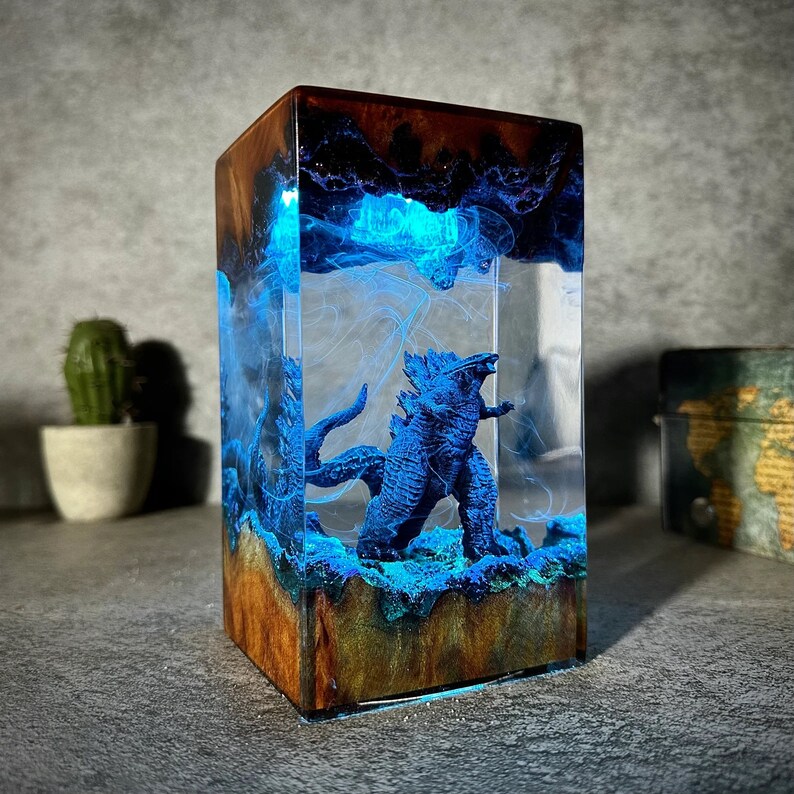 Godzilla Monster Resin Lamp,custom Epoxy Resin Lamp, Desktop ...