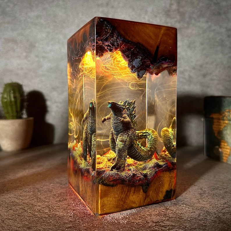 Godzilla Monster Resin Lamp,custom Epoxy Resin Lamp, Desktop ...