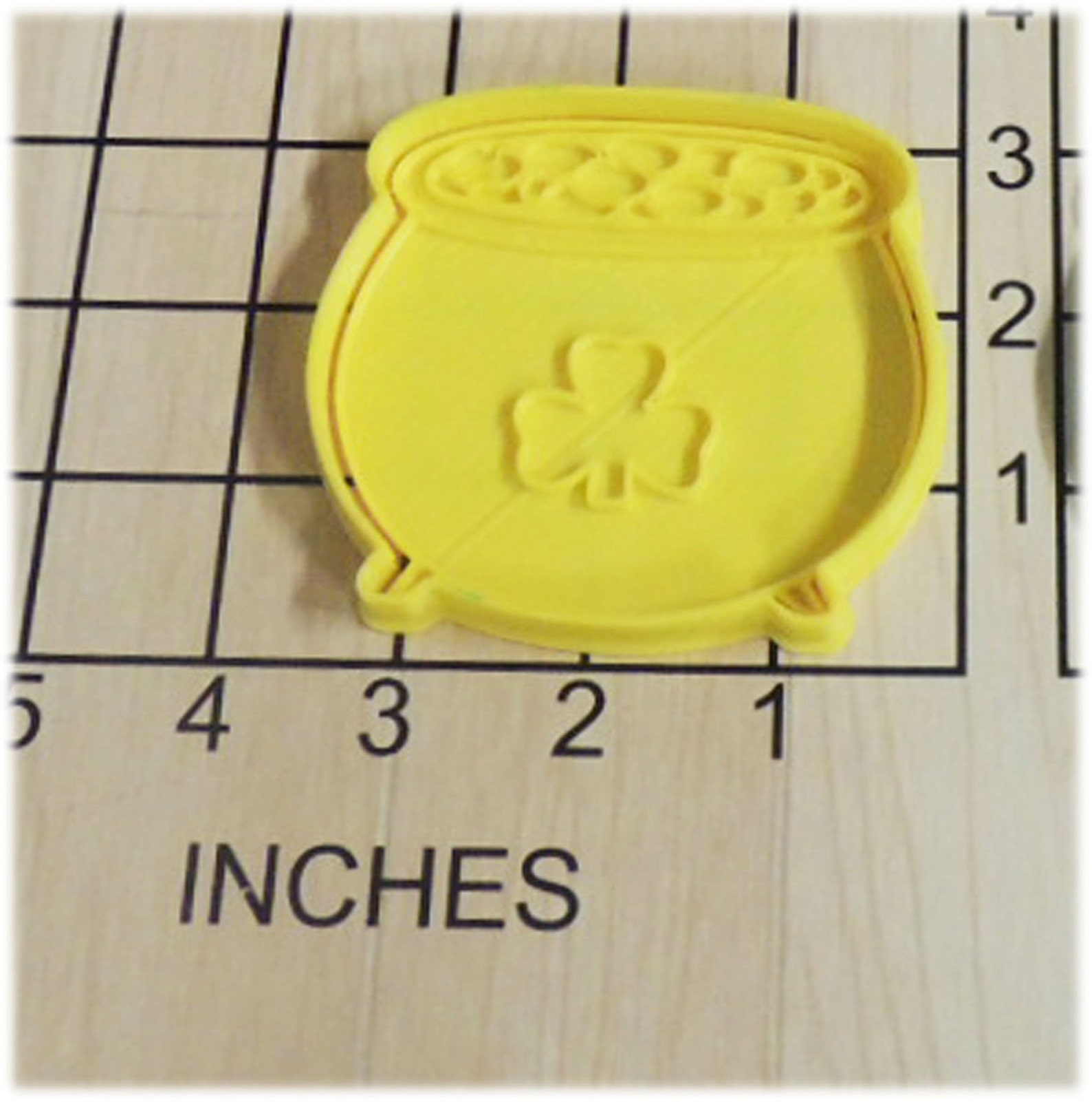 Pot of Gold Shamrock Saint Patrick's Day Fondant Cookie - Etsy
