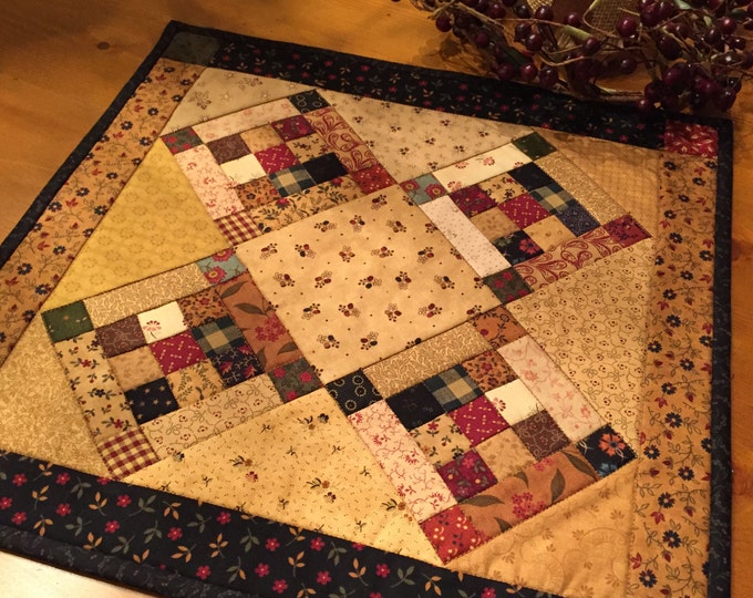 Quilted Table Topper / Primitive / Country Quilt / Scrappy - Etsy