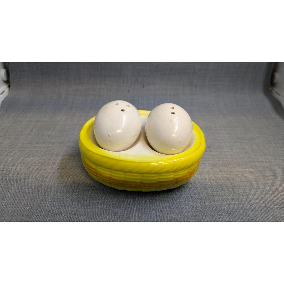 Vintage Ceramic Egg Salt & Pepper Shakers in Basket - Made in Japan - Etsy