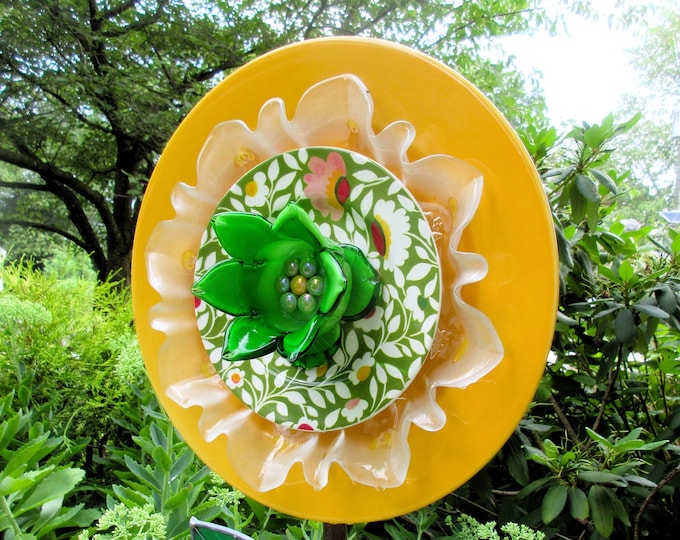 Glass Garden Flower, Green Glass Flower, Garden Gifts, Yard Art ...