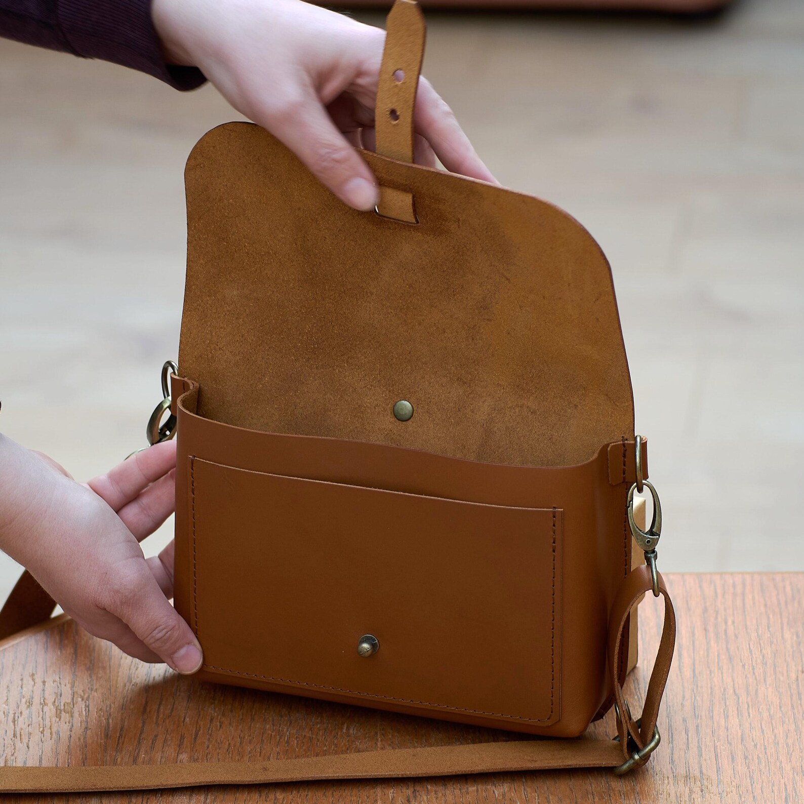 Tan Leather Crossbody Bag Small Woman. Vegetable Tanned Leather ...
