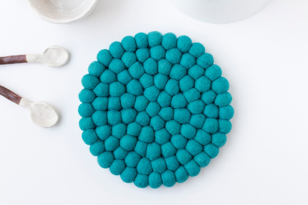 20cm Turquoise Felt Trivet - Round Modern Wool Ball Heat Mat - Kitchen ...