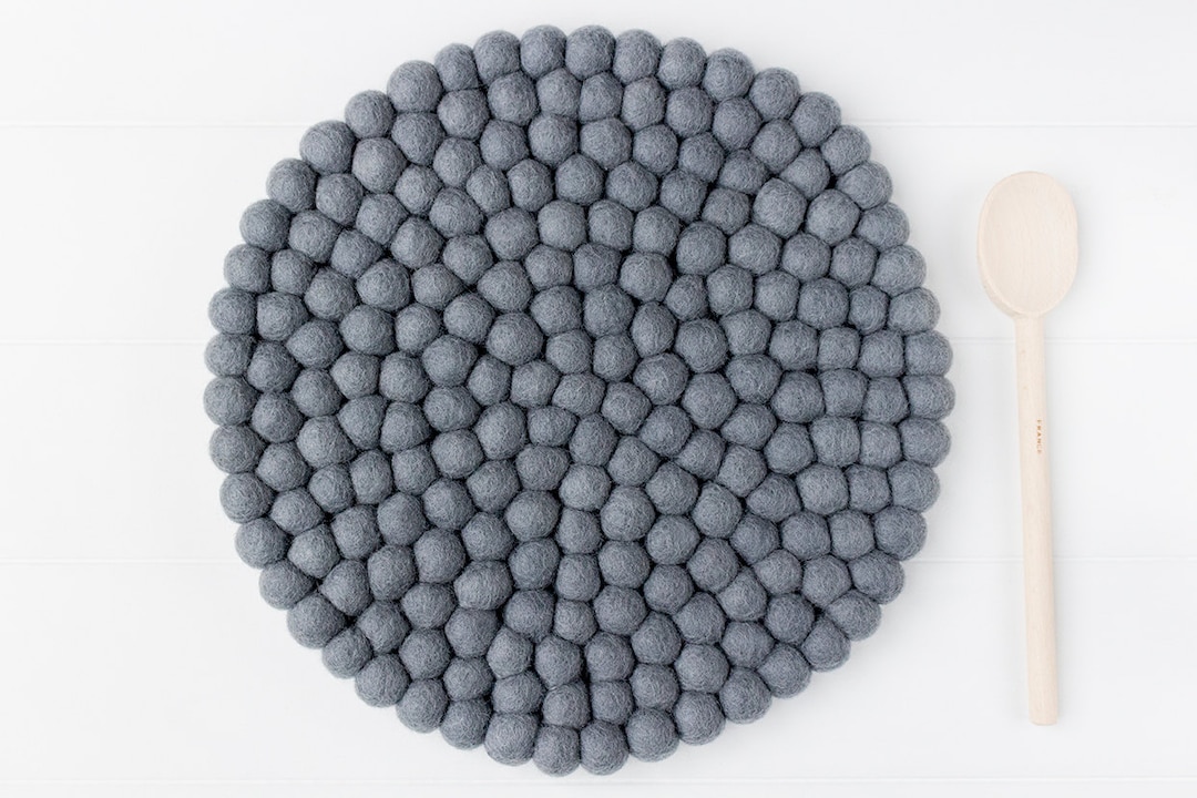 30cm Large Grey Felt Placemat- Round Modern Wool Ball Dish Mat ...