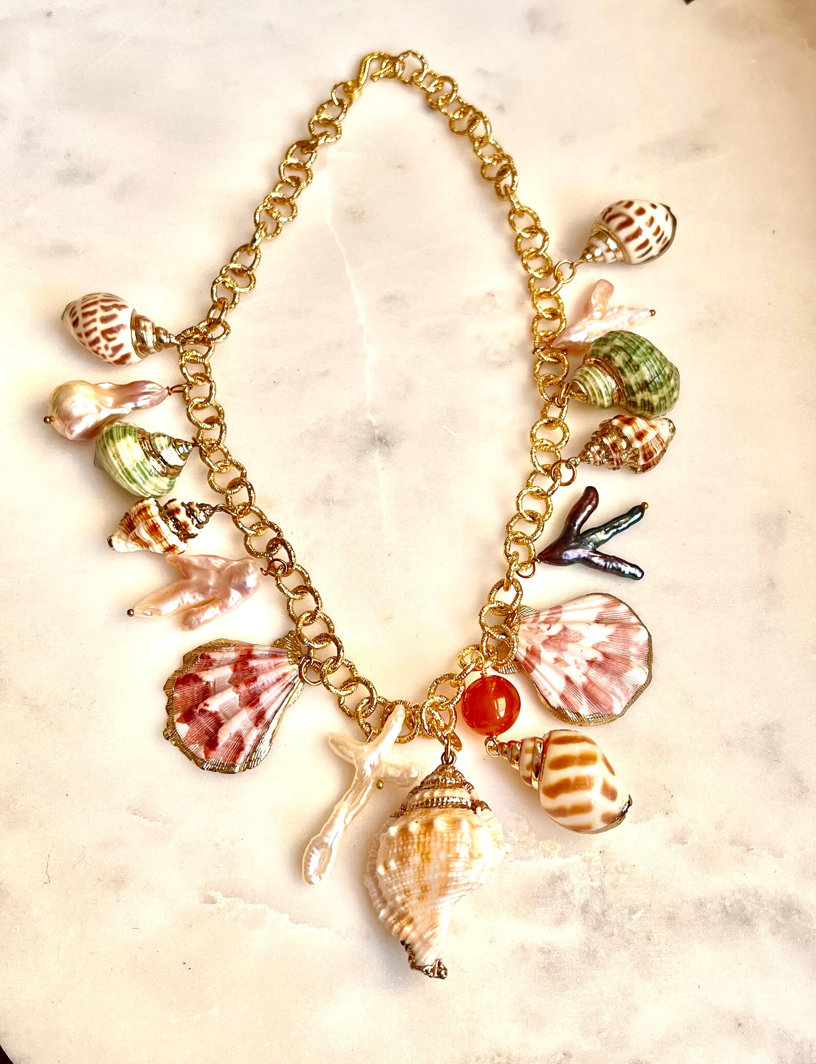 Shell Pendant Thick Gold Colour Necklace. Chunky Necklace. - Etsy