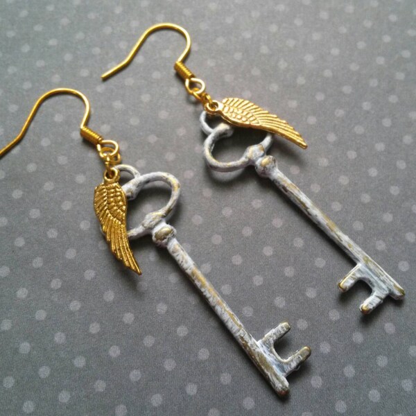 Winged Skeleton Key - Etsy