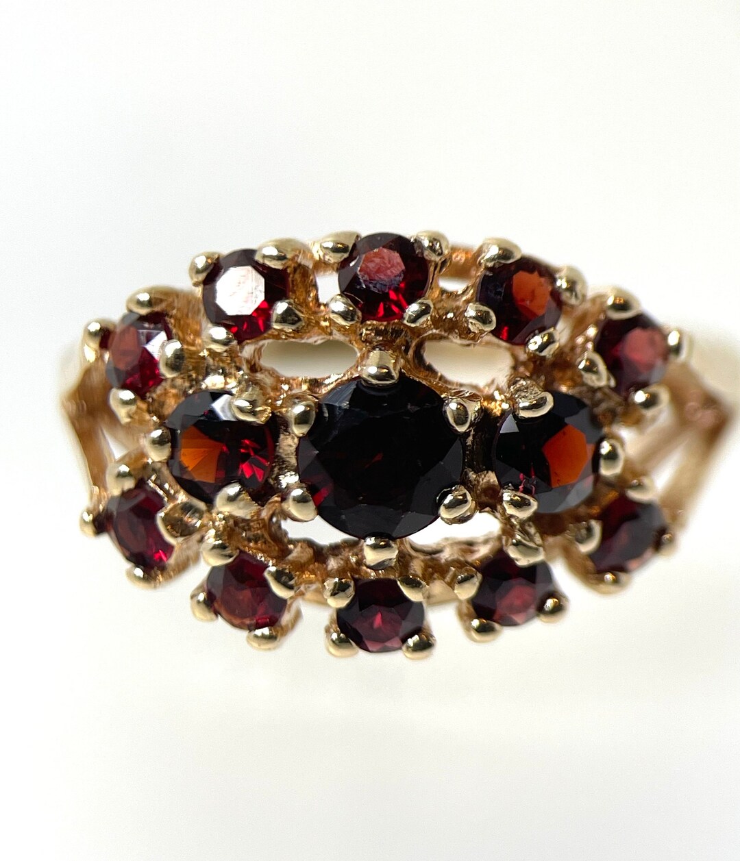 Vintage 9ct Yellow Gold Garnet Eye Cluster Ring 2.7g Size I 1/2 15.4x10.9mm 1972 - Etsy