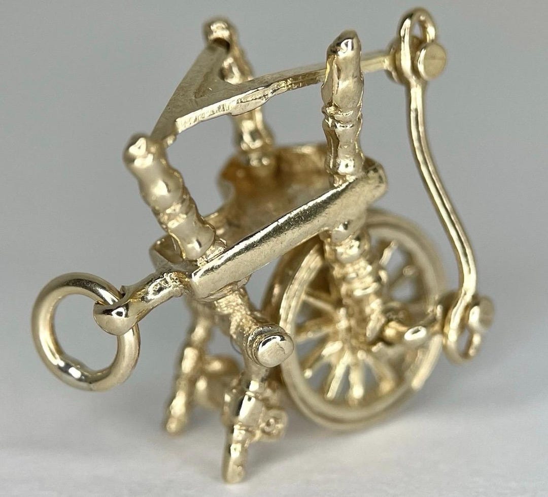 Vintage 9ct Yellow Gold Spinning Wheel Charm Moving Pedal & Wheel 2.7g ...