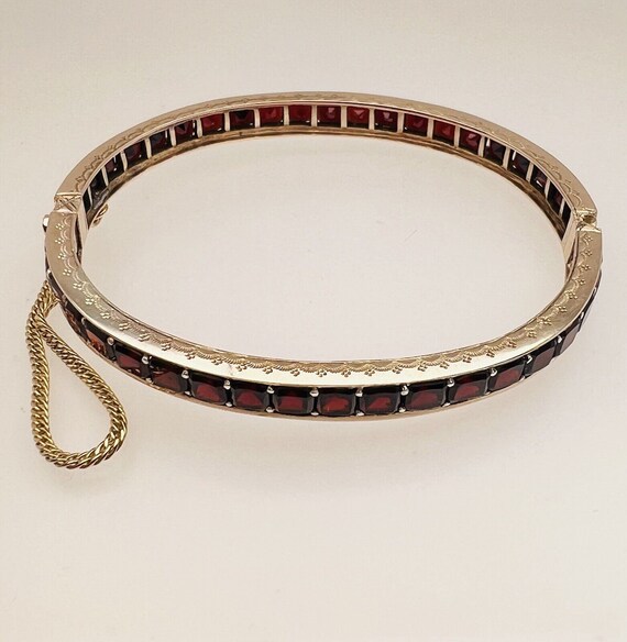 Antique Circa 1880 8ct Gold Bohemian Square Garnet Hi… - Gem