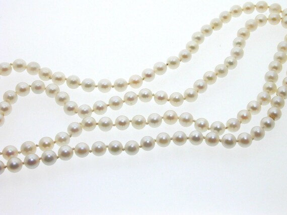 Pearl necklace london store