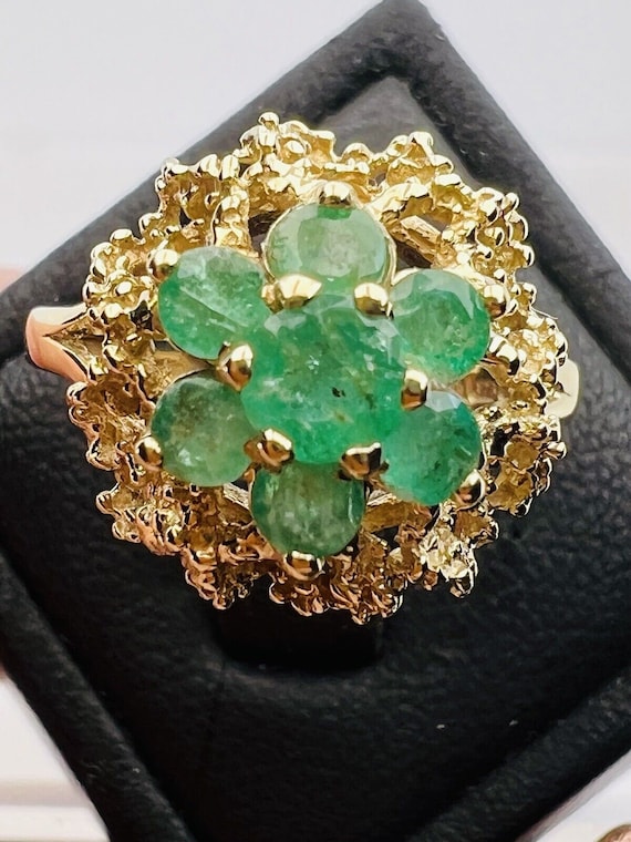 1976 Vintage Textured 9ct Yellow Gold Emerald Flower … - Gem