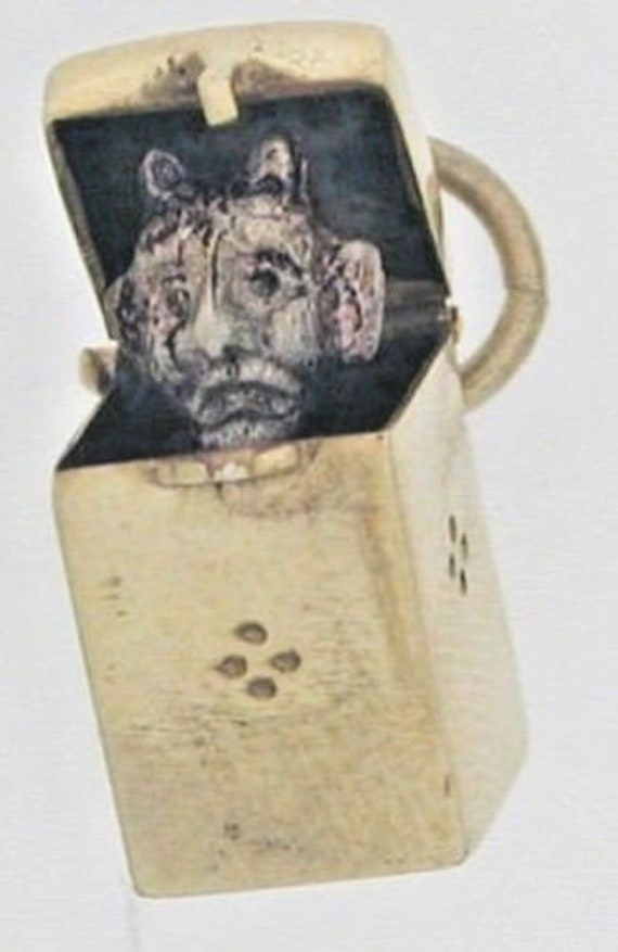 Devil in the box - Gem