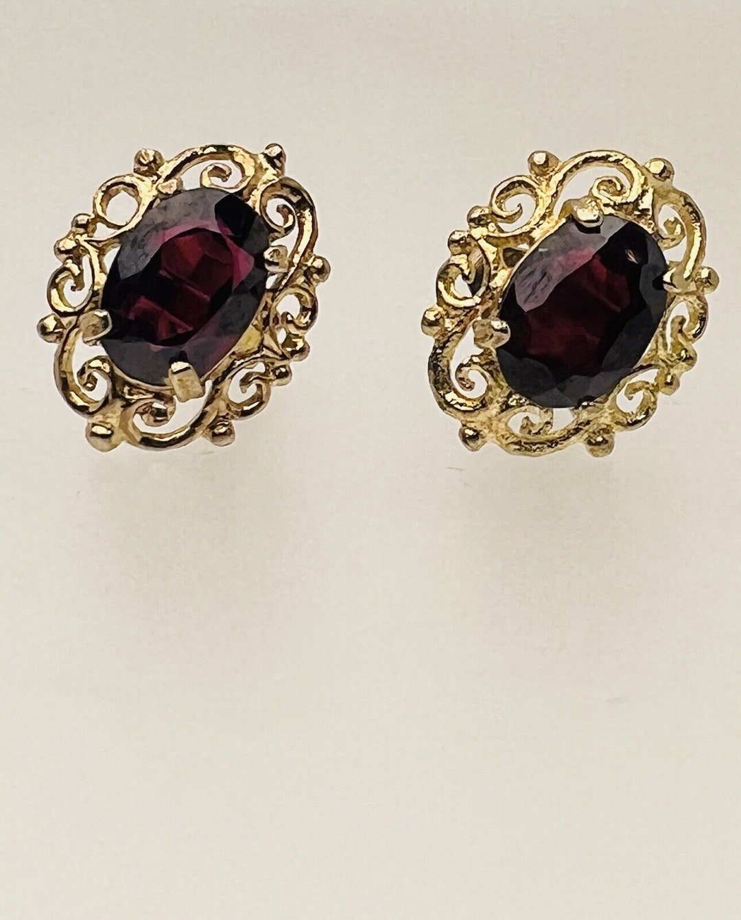 Vintage 9ct Yellow Gold Oval Garnet Filigree Frame Setting Stud ...