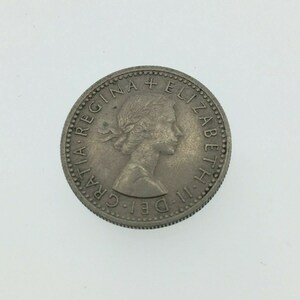 28 X Threepence Thruppence Thruppenny Bit Coins 50% Silver Plastic ...