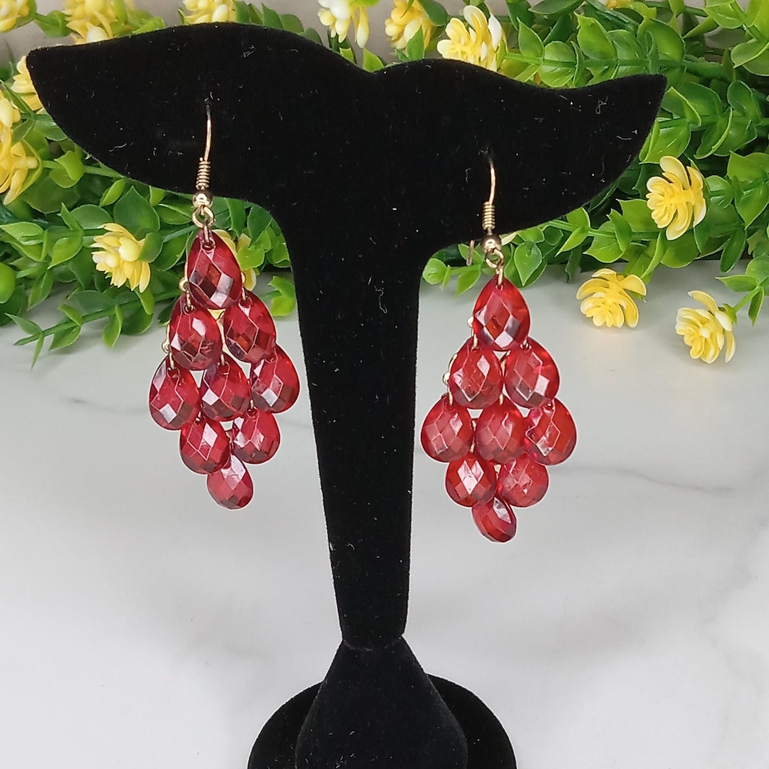 Vintage Ruby Red Teardrop Lightweight Chandelier Drop Dangle Earrings ...