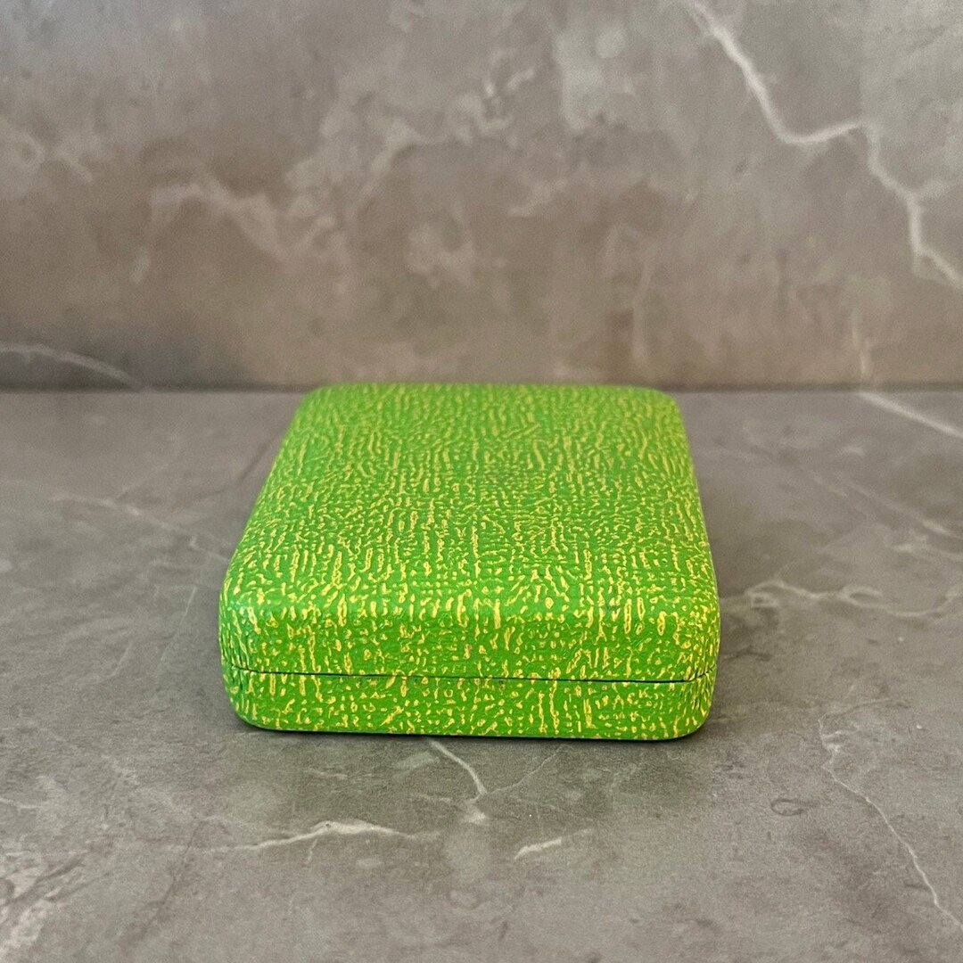 Vintage Lime Green Clam Shell Jewelry Presentation Box - Etsy