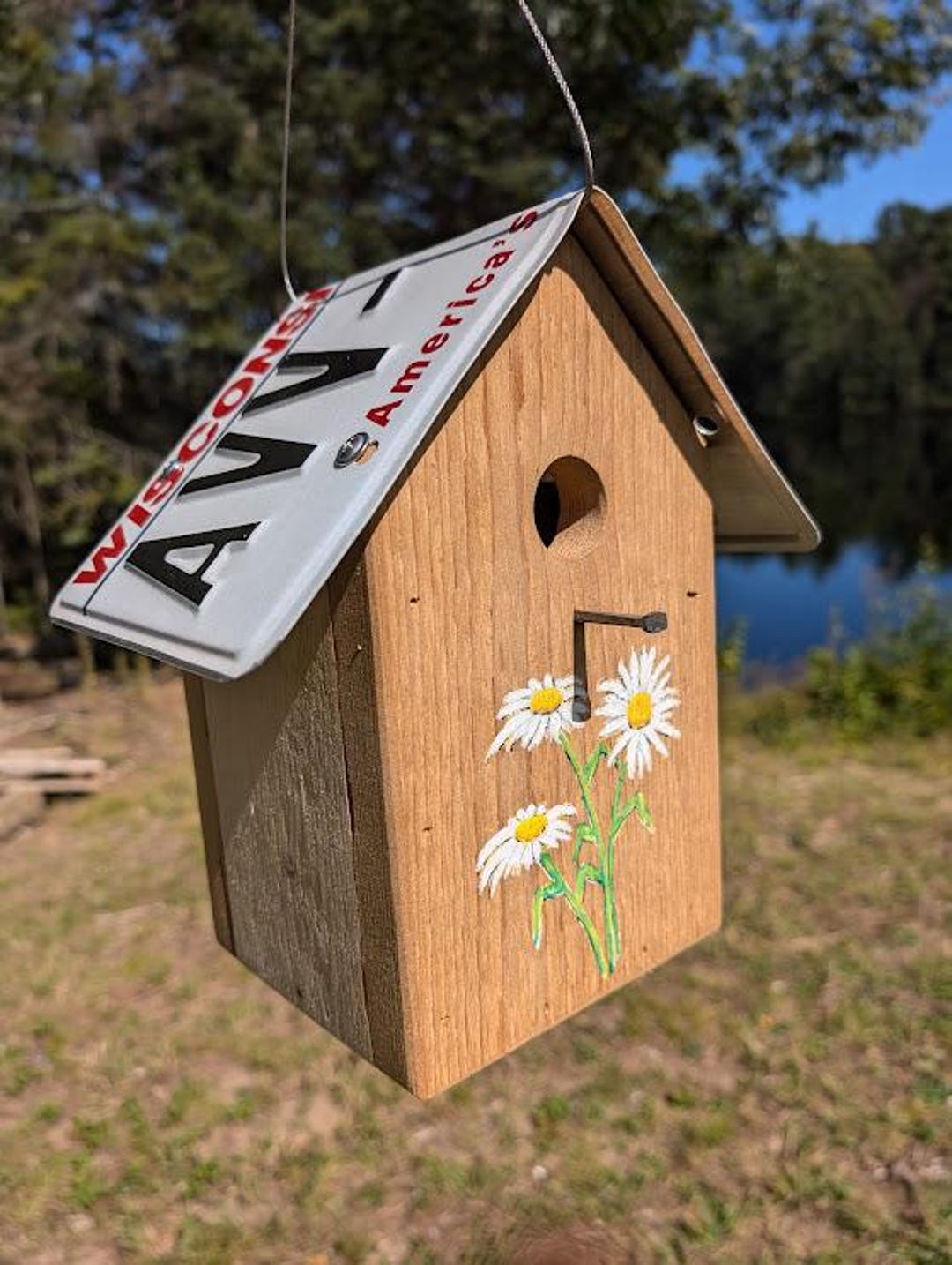 Wisconsin License Plate Roof Birdhouse With Hand Painted White Daisies ...