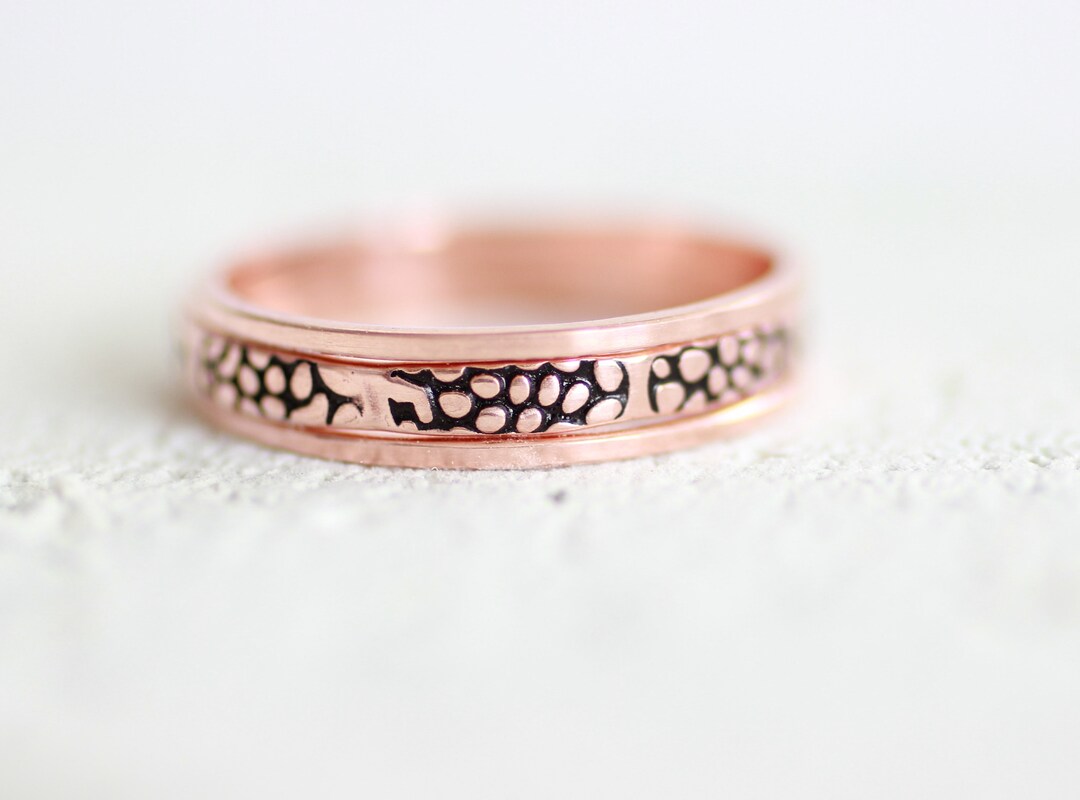 Set di anelli in rame Ciottoli, anello a fascia piatta stampato a mano ...