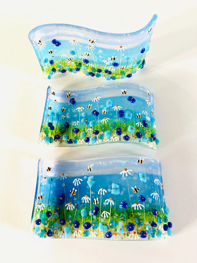 Fused Glass Cute Bees With Flowers Art Freestanding Wave - Fused Glass ...