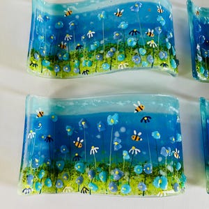 Fused Glass Cute Bees With Flowers Art Freestanding Wave Fused Glass ...
