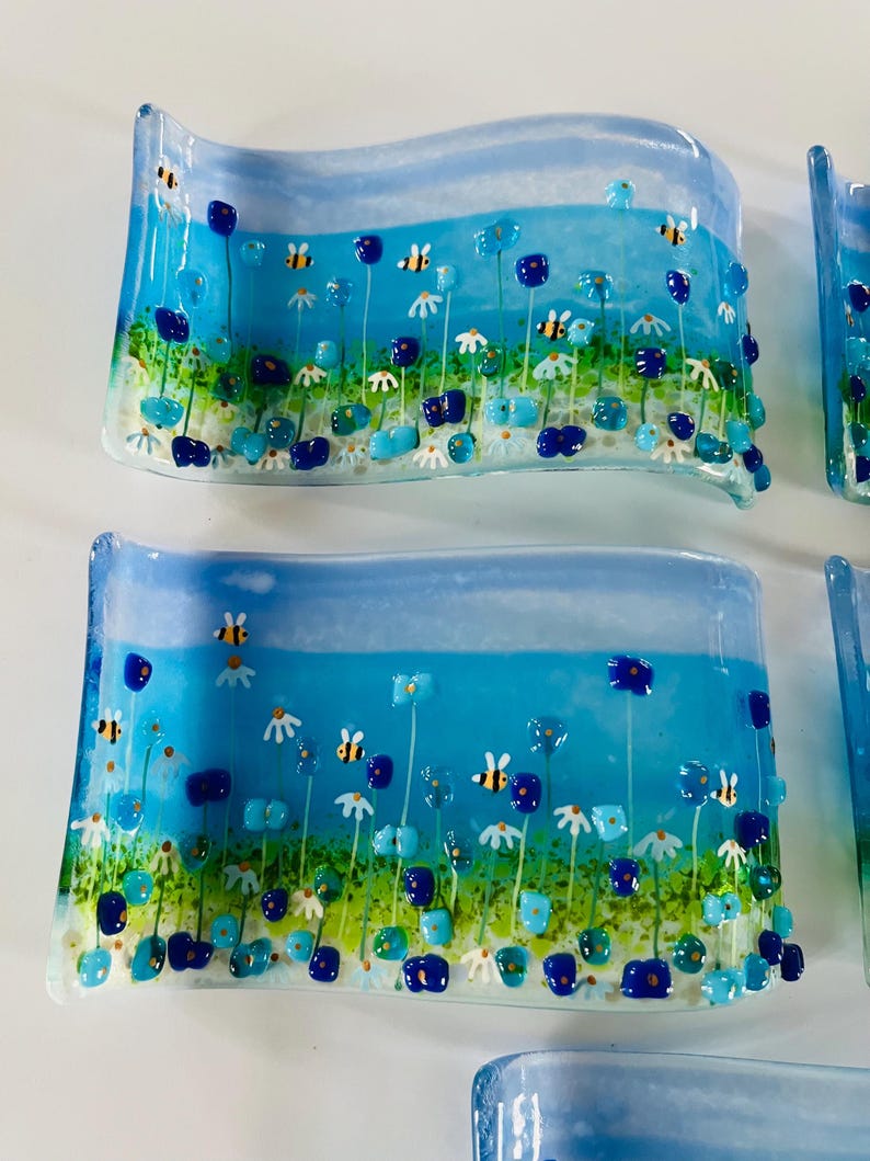 Fused Glass Cute Bees With Flowers Art Freestanding Wave - Fused Glass ...