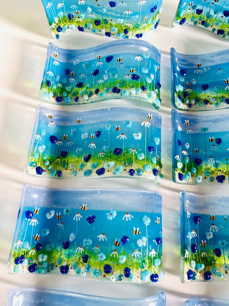 Fused Glass Cute Bees With Flowers Art Freestanding Wave - Fused Glass ...