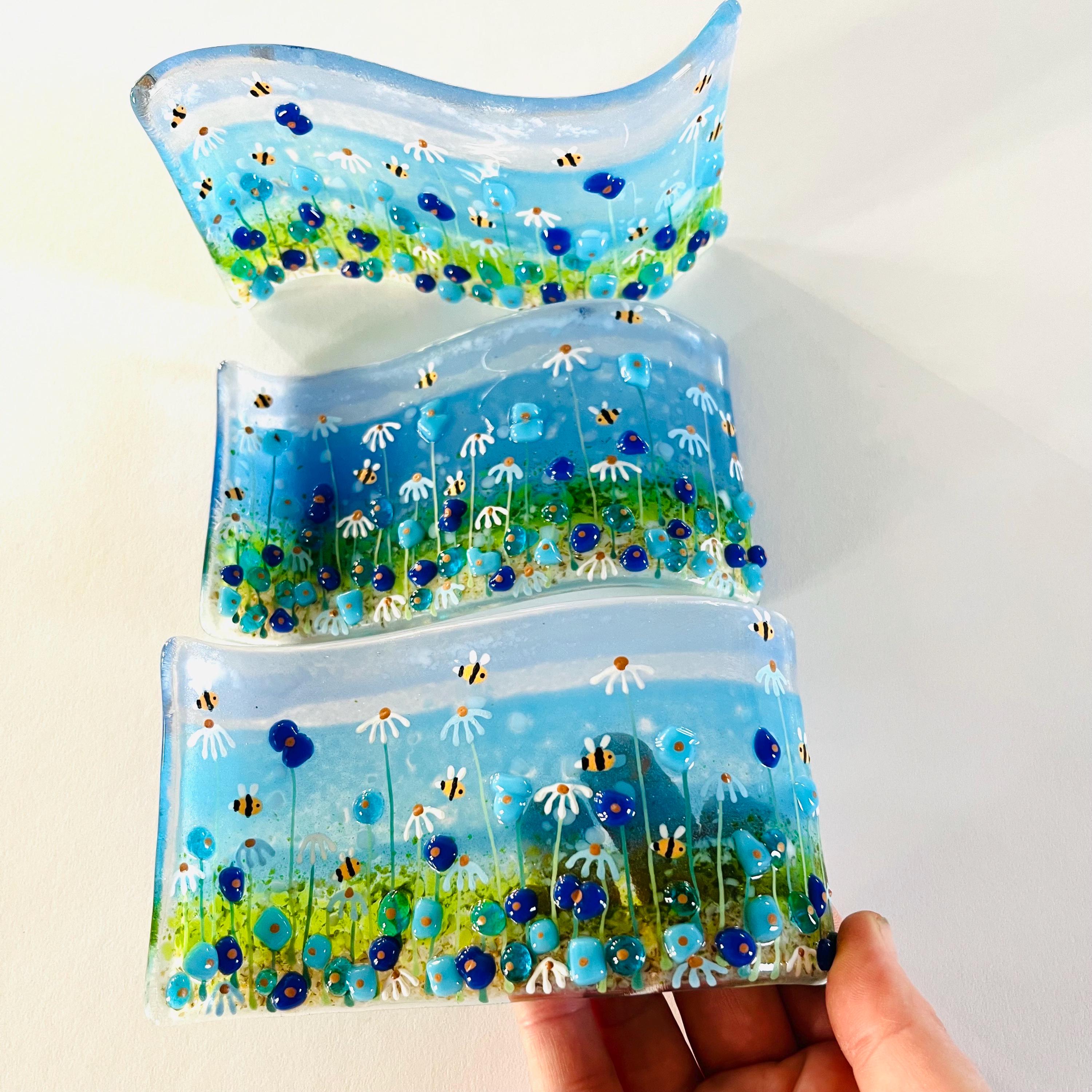 Fused Glass Cute Bees With Flowers Art Freestanding Wave - Fused Glass ...