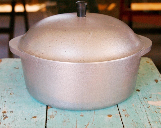 Vintage Club Cast Aluminum Oval Dutch Oven Roaster: 4 1/2 Qt Hammered ...